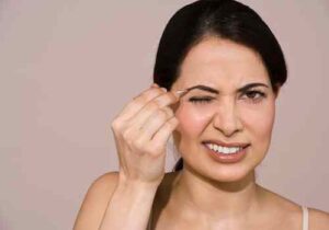 How To Make Yourself Sneeze : 17 Ways